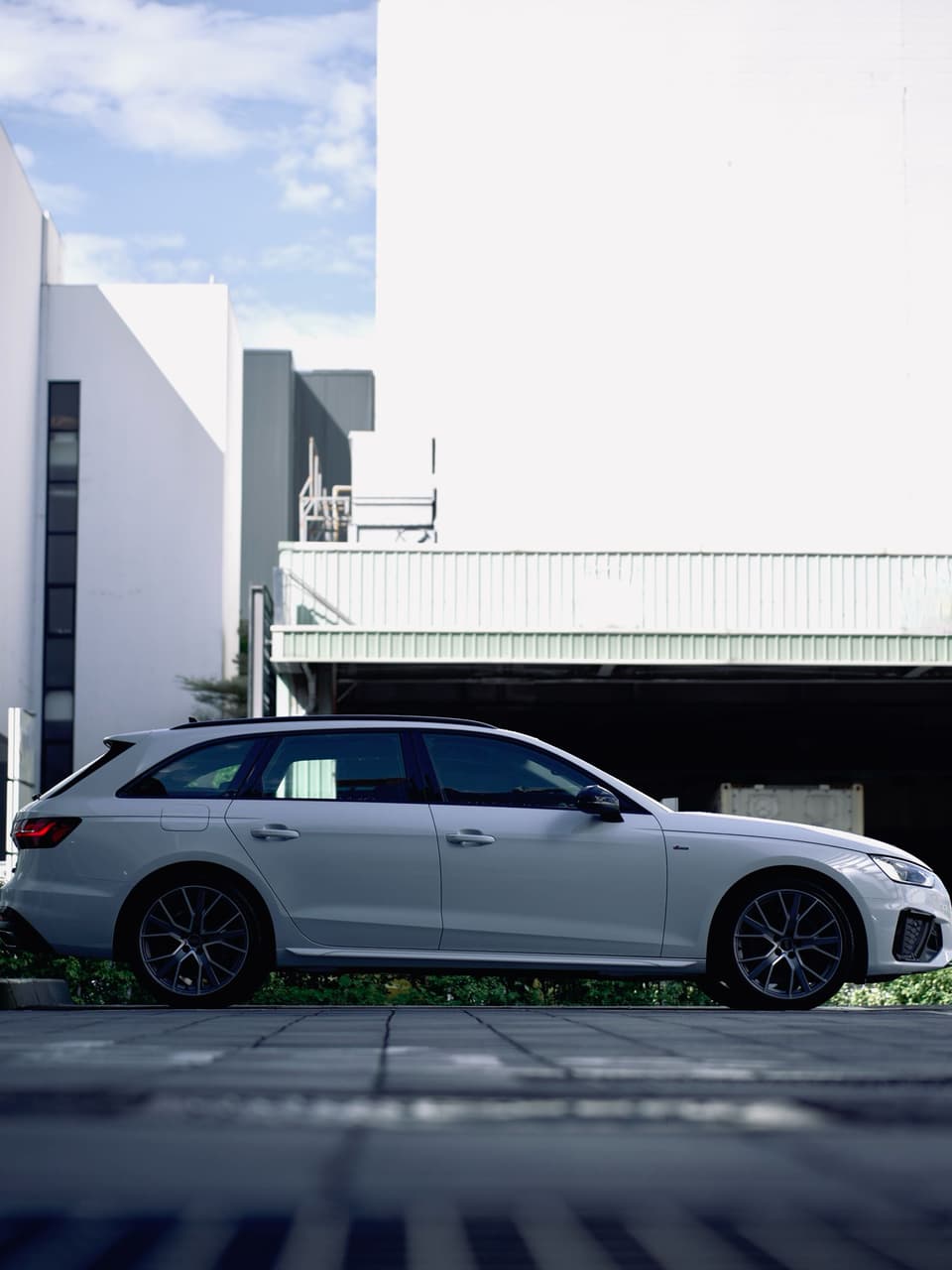 年輕家庭與質感生活的完美體現——𝐀𝐮𝐝𝐢 𝐀𝟒 𝐀𝐯𝐚𝐧𝐭 𝟒𝟎 𝐓𝐅𝐒𝐈 𝐒 𝐥𝐢𝐧𝐞｜實車分享 - 汽車板 | Dcard