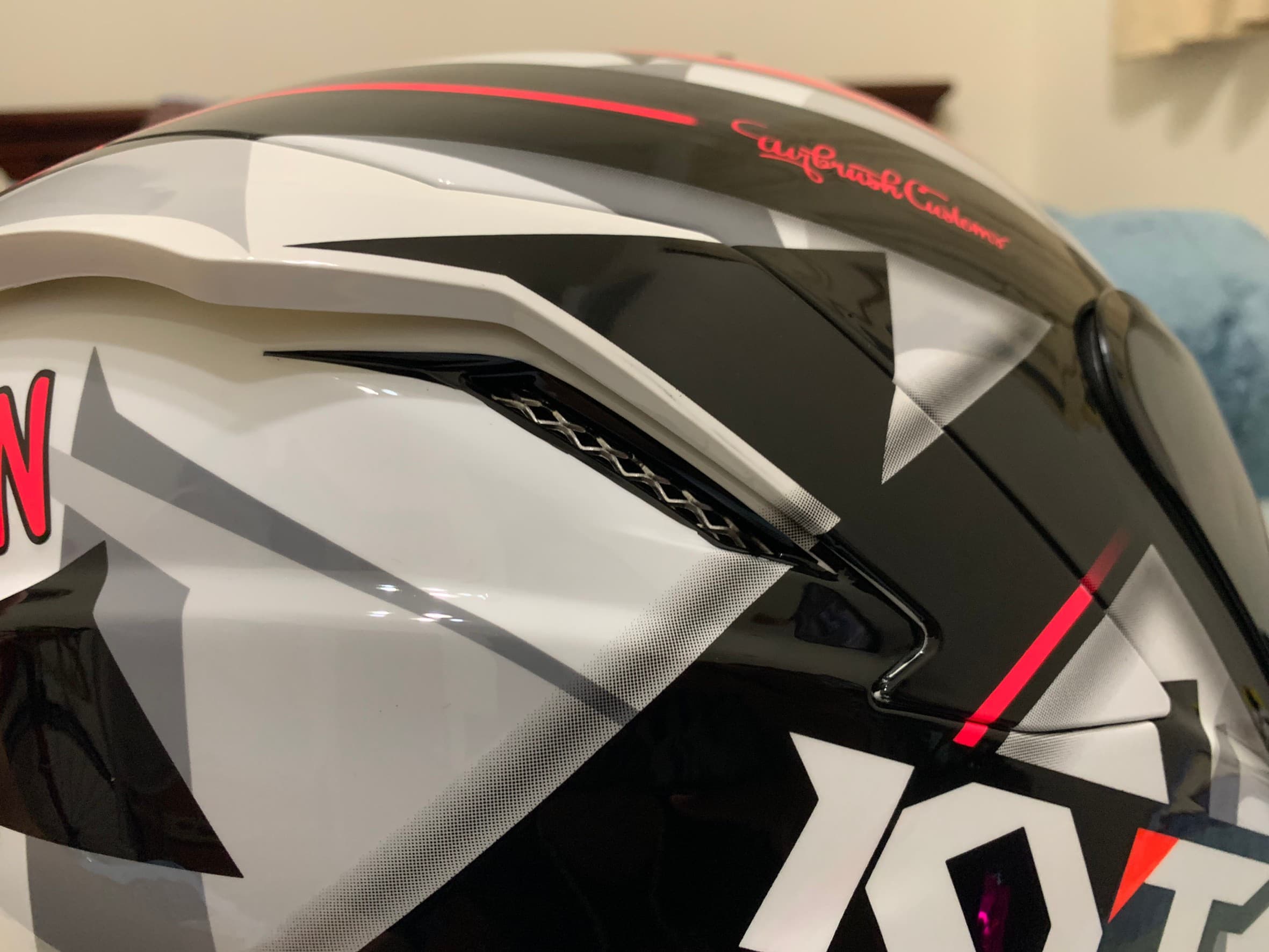 【開箱聞】KYT NFJ #41 (18P全彩) - 機車板 | Dcard