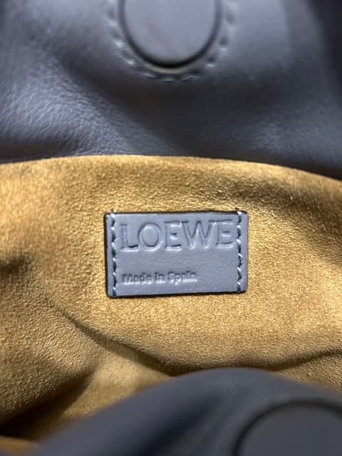 #分享 LOEWE Flamenco mini - 精品板 | Dcard