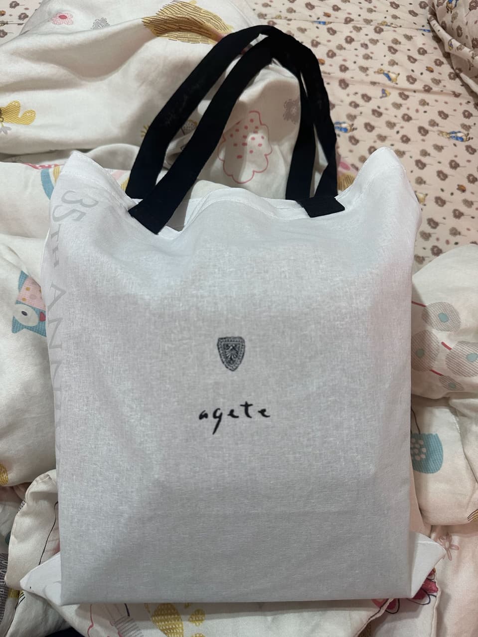 #開箱 Agete 35週年限定｜皇冠珍珠鑽石吊墜和10K耳環真的美到我失控衝高鐵北上自取😍 - 精品板 | Dcard