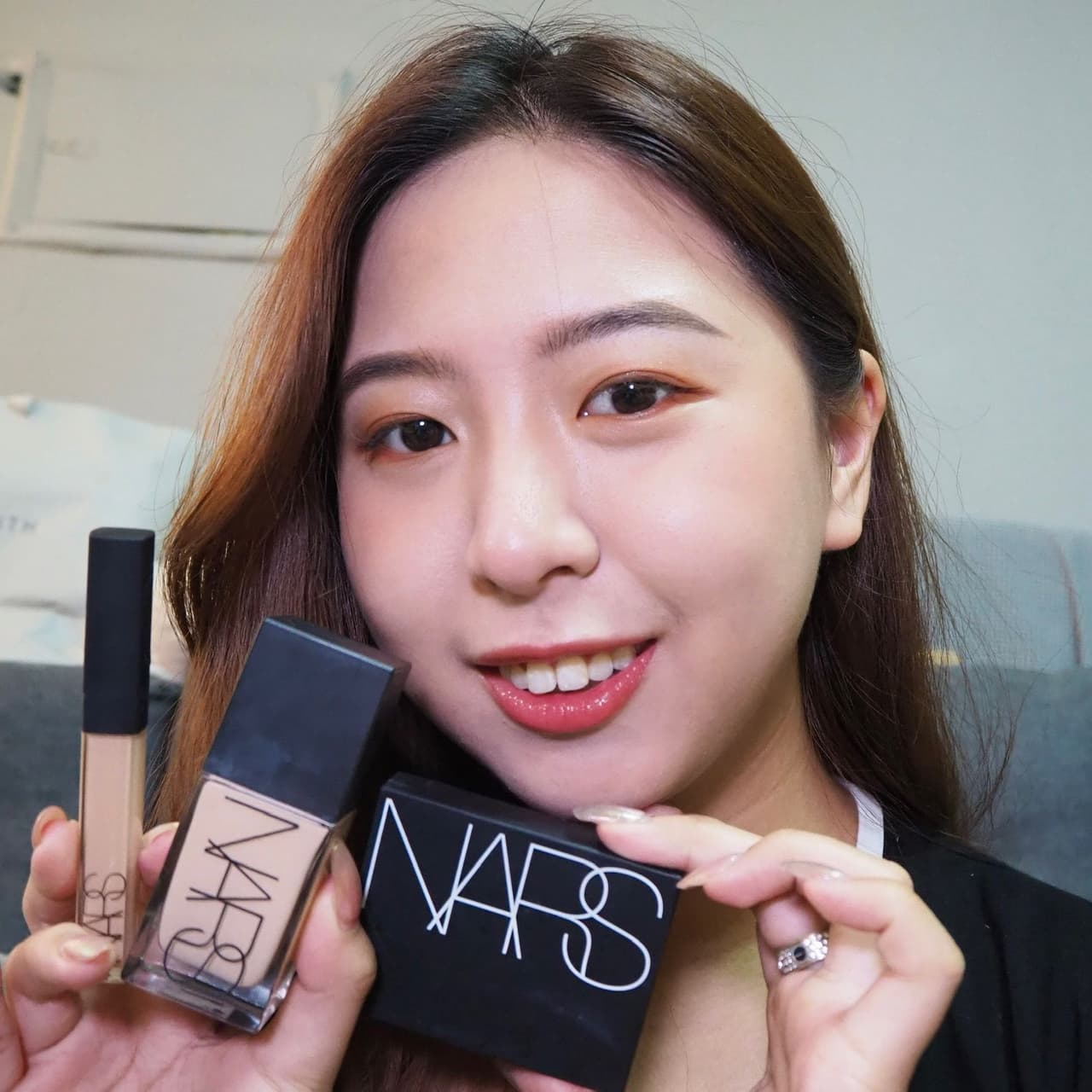 不能沒有的超持妝NARS裸光肌萃粉底精華#開箱大使 - Lilililian (@lilililian_l) | Dcard