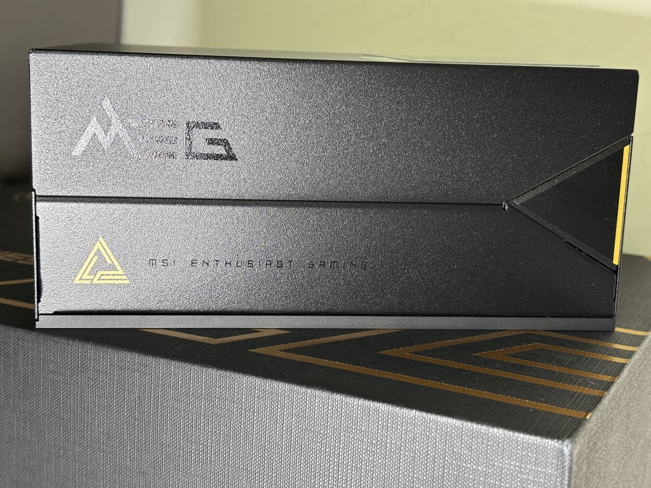 【開箱】「入手旗艦級的電源是什麼樣的體驗？」MSI 微星 MEG Ai1600T PCIE5 電源體驗分享 - 3C板 | Dcard