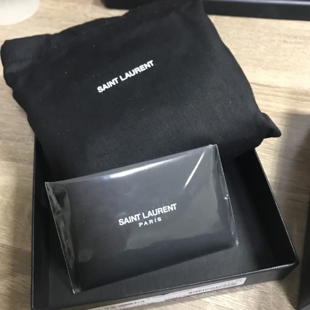 #開箱 YSL 皮夾 - B27 留言 | Dcard