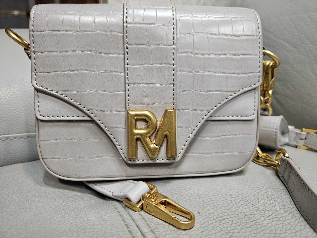 #我要賣 RM包包（Ella代言款） - 二手交易板 | Dcard