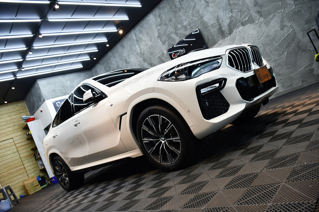 #分享 高雄汽車包膜【匠車體】電腦版型包膜也可以滿貼、搞定BMW X6鋼琴鏡面零件│手工包膜不敢做的來找這家│高雄用電腦裁切的車體包膜店│楠梓汽車貼膜推薦 - 閒聊板 | Dcard