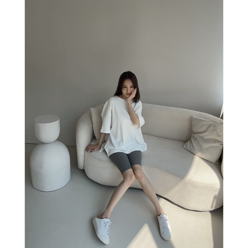 重點必ʙᴜʏ舒服棉開岔素T - 風一般的女子 (@crklyj) | Dcard