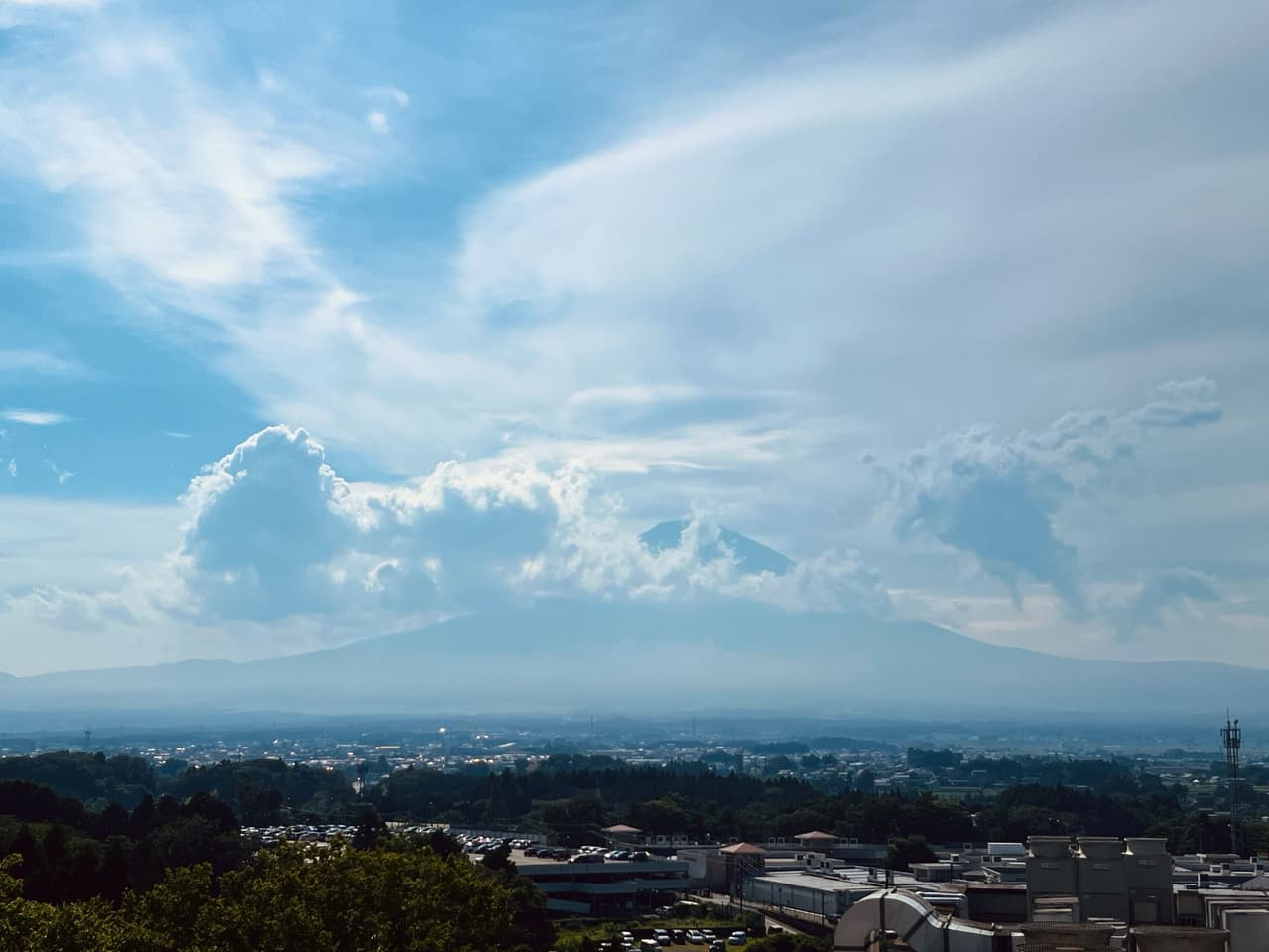 夏と花と富士山 - TK (@tsaoyuho2020) | Dcard