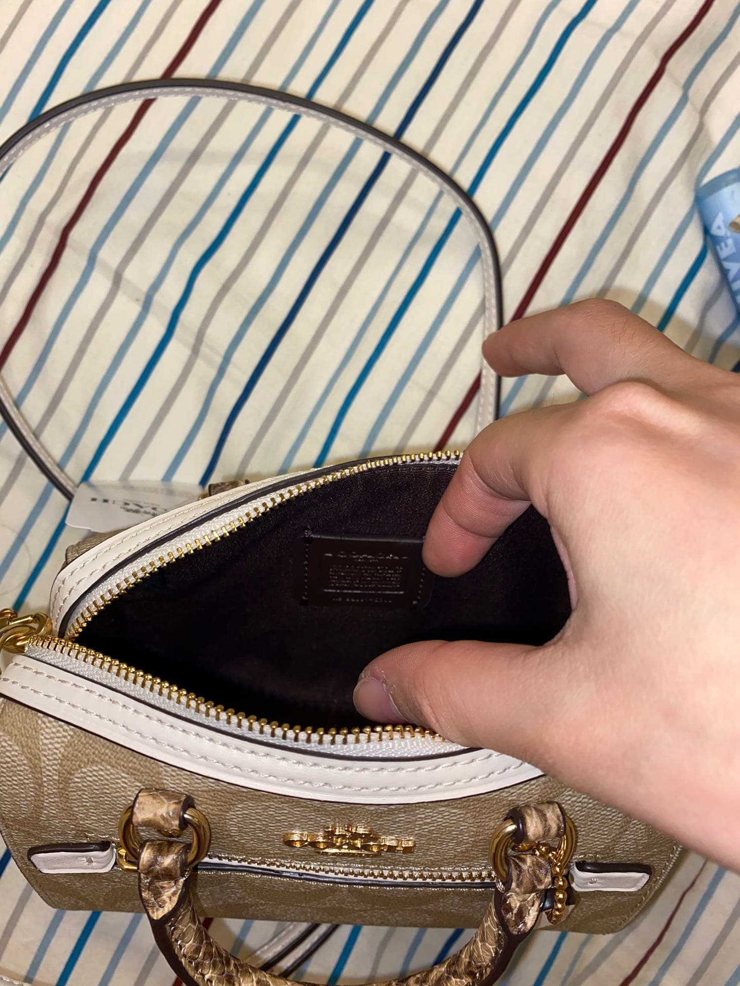 開箱我新買的包包！coach波士頓 - 女孩板 | Dcard