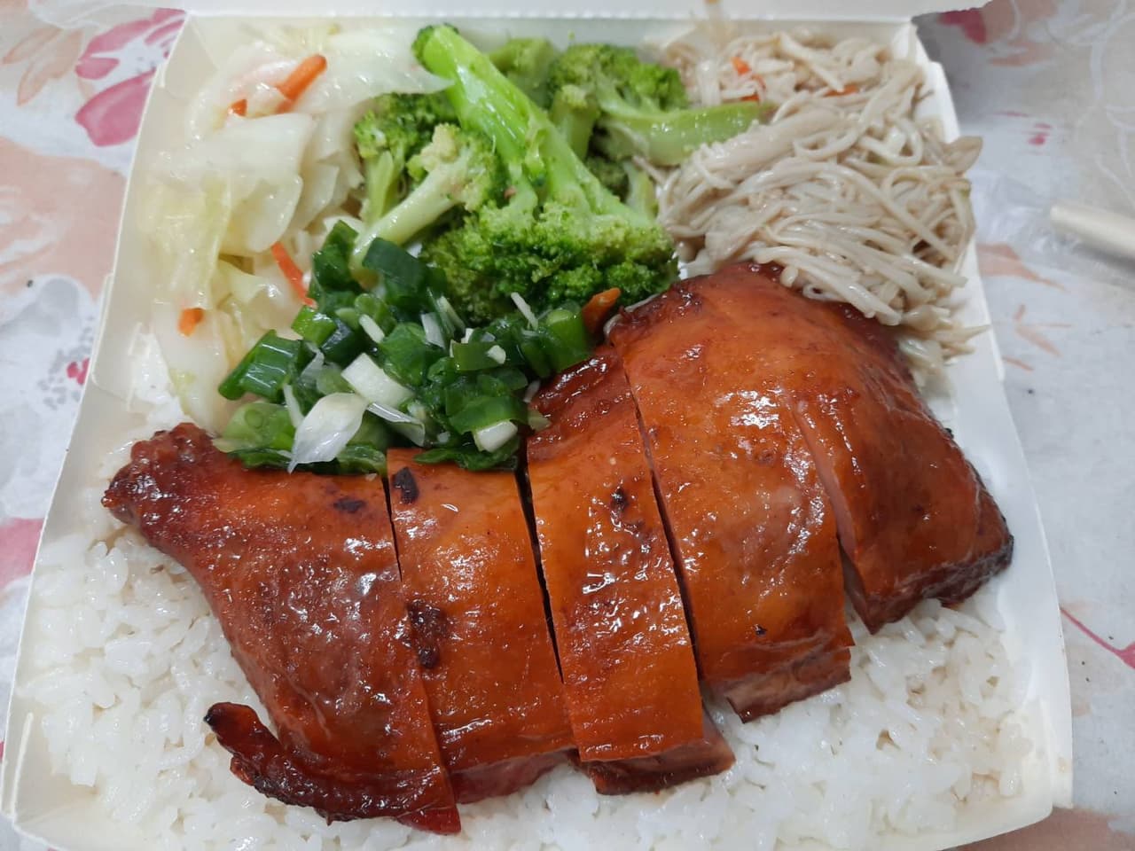 台中便當這樣才70？誇張 - B38 留言 | Dcard