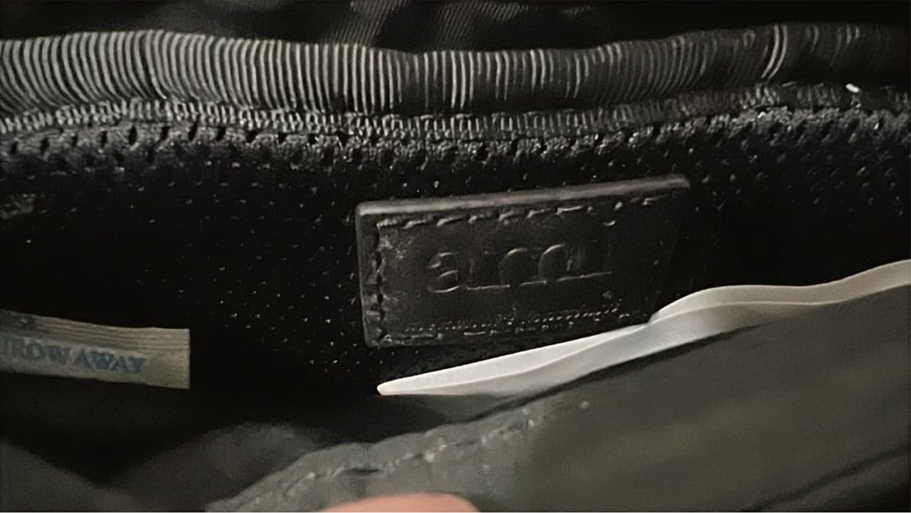 #我要賣 Ami Paris尼龍防潑水相機包 - 二手交易板 | Dcard