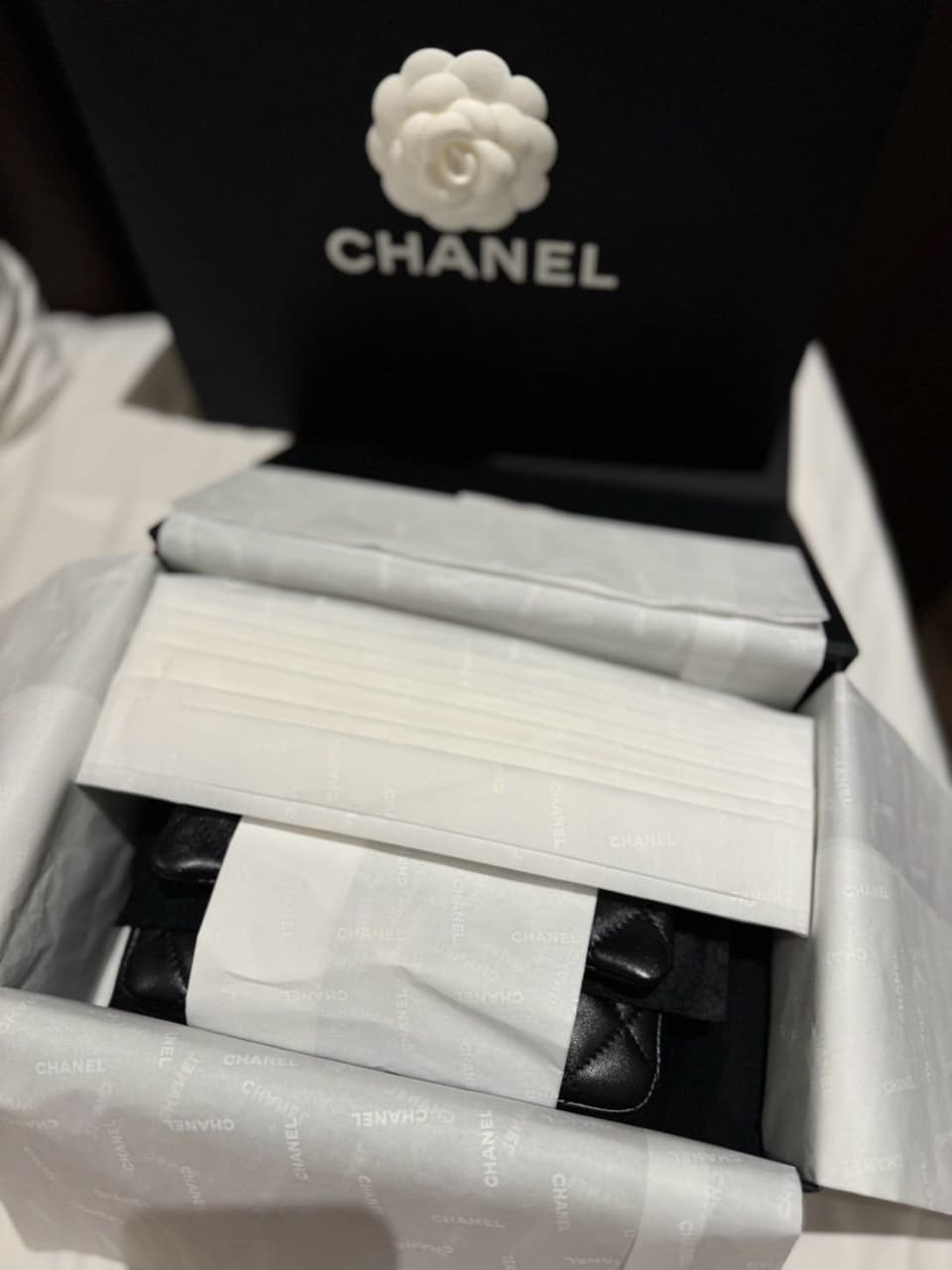 #開箱 Chanel 24K 新款18公分 cf - 精品板 | Dcard