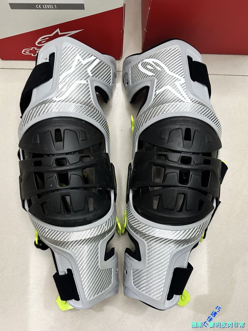 #人身部品 [部品開箱] Alpinestars Bionic-7 Knee Brace Set A星 機械腳 機械式護膝 越野 - 重機板 ...