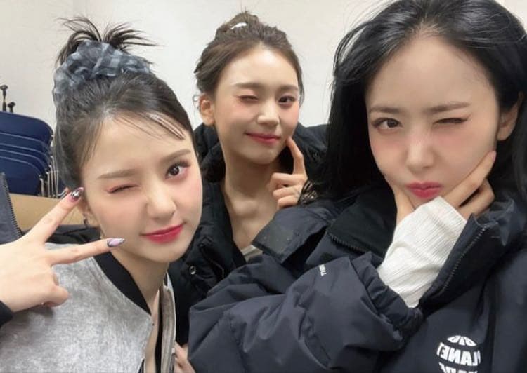 #集中討論 VIVIZ 迷你三輯 𝗩𝗮𝗿𝗶𝗼𝗨𝗦 回歸 - B219 留言 | Dcard