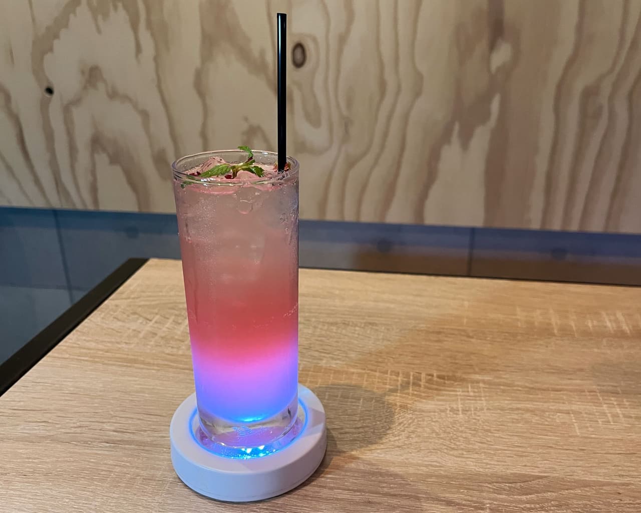 逢甲餐酒館🦊藍式狐狸Blue Fox Bar - 別人家的貓 (@maumaumau) | Dcard