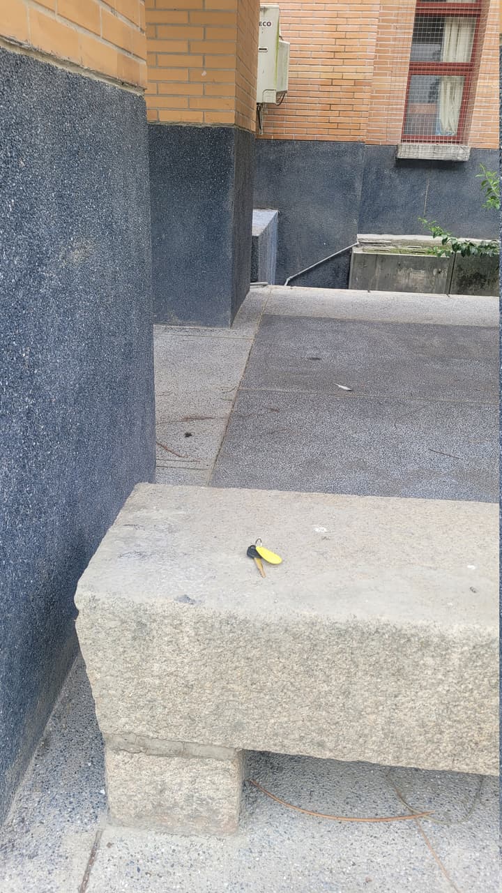 同學你鑰匙掉了喔~ 東華大學板 Dcard