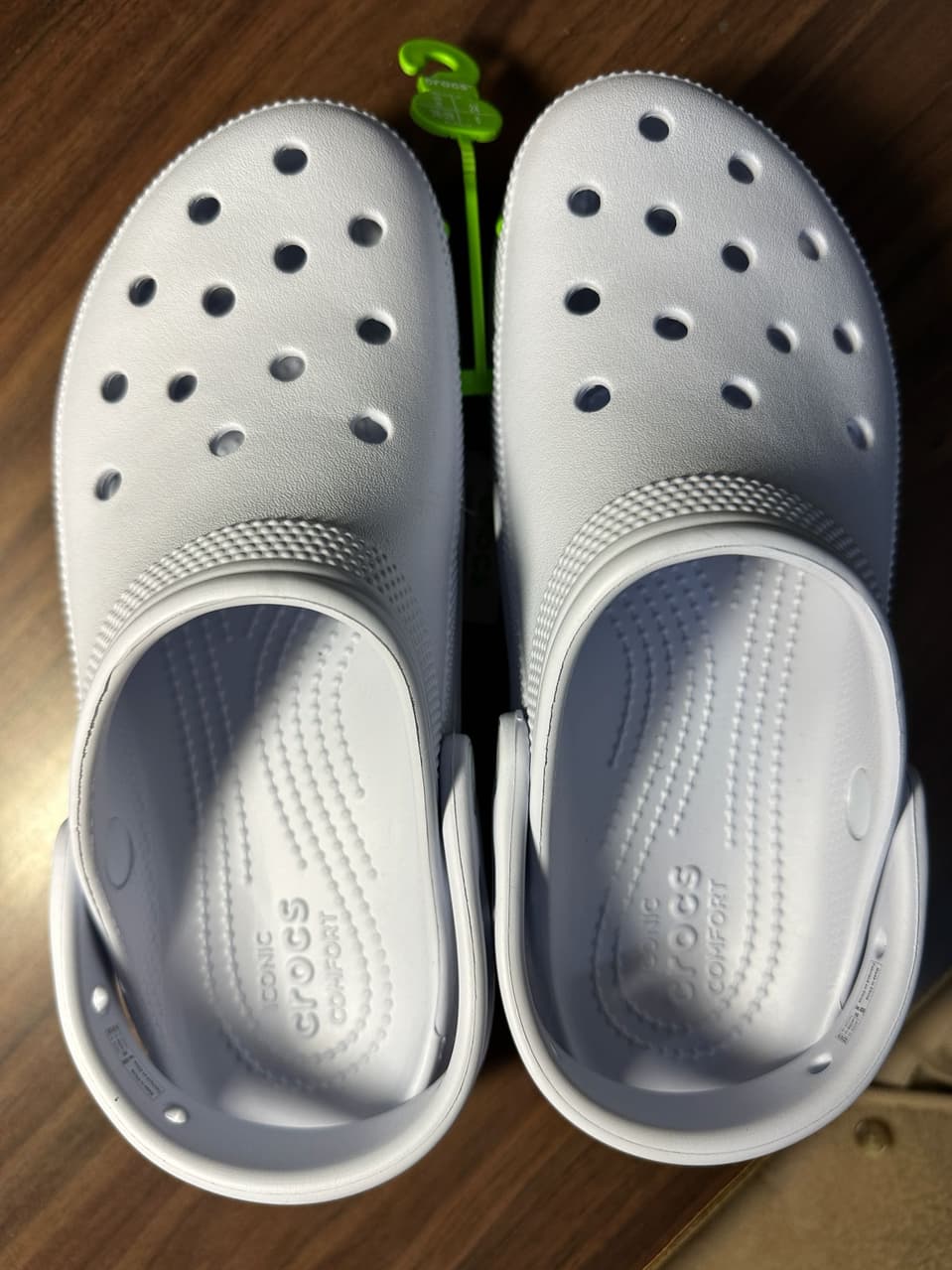 #我要賣 #我要賣 Crocs雲朵洞洞鞋 夢境藍 - 二手交易板 | Dcard