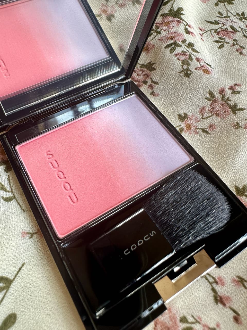 #分享 SUQQU 眼影 01瑞花 使用心得 - 美妝板 | Dcard