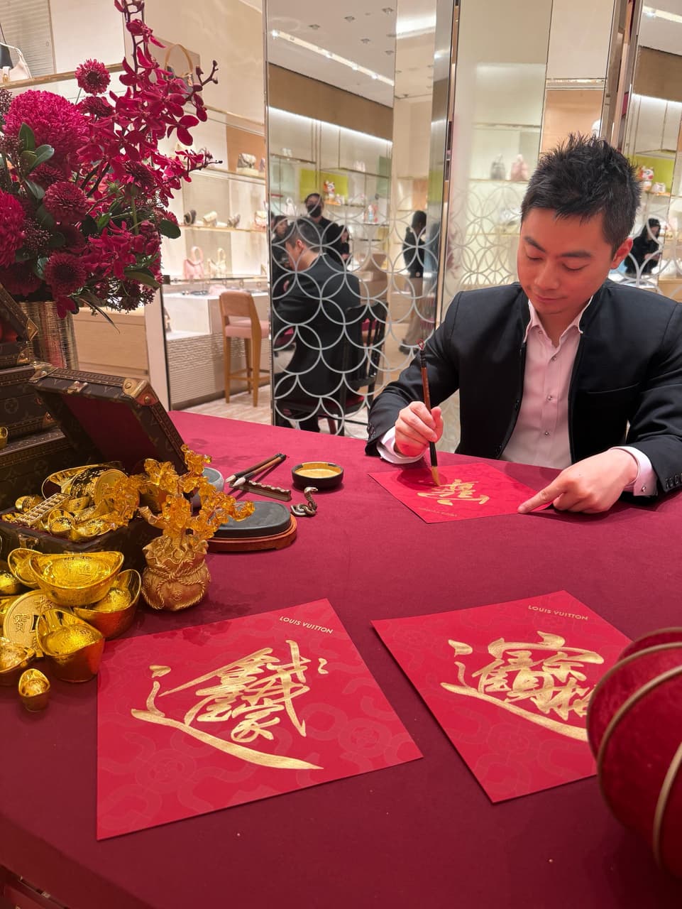 #分享 SOGO LV過年表演跟新購入飾品 - 精品板 | Dcard