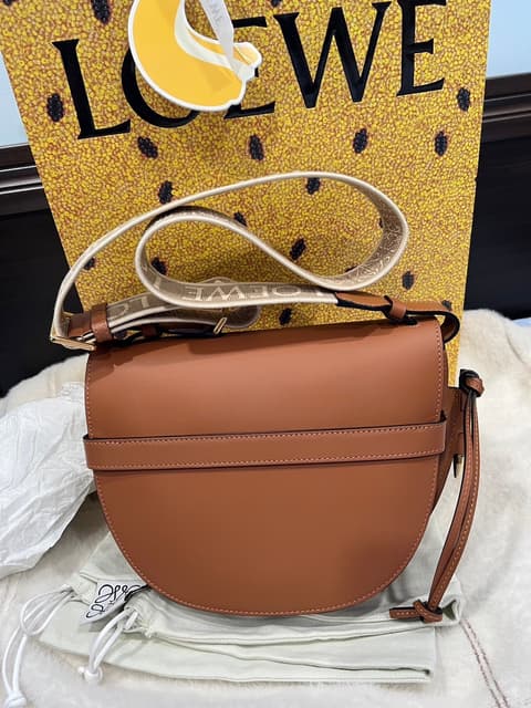 #分享 沖繩DFS-T廣場 Loewe small gate - 精品板 | Dcard