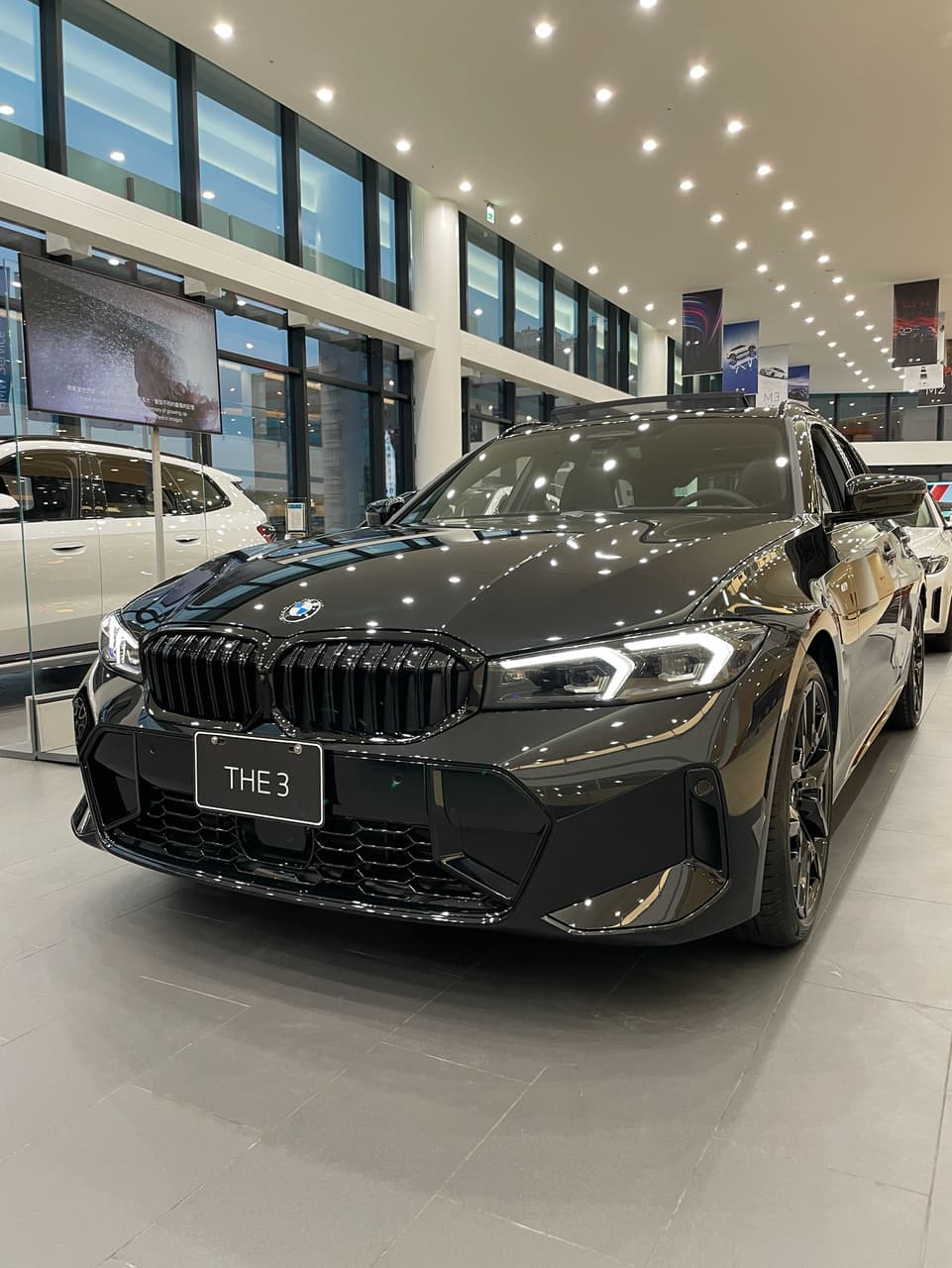 黑白大作戰 BMW THE 330 Touring G21 LCI 礦物白 & Racing Package - 汽車板 | Dcard