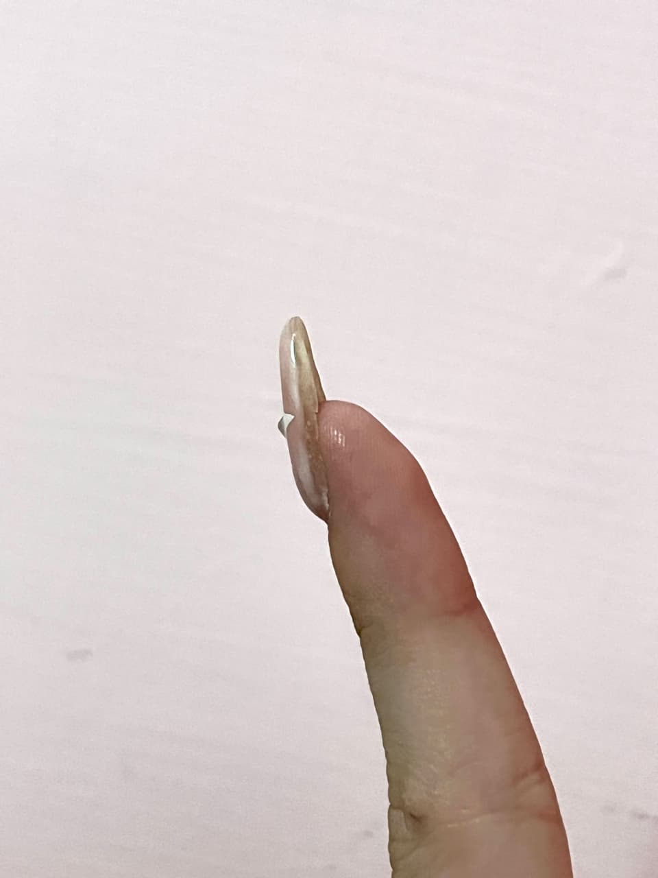黑特 來分享在126做一個超級不開心的指甲 整個大踩雷 美甲板 Dcard