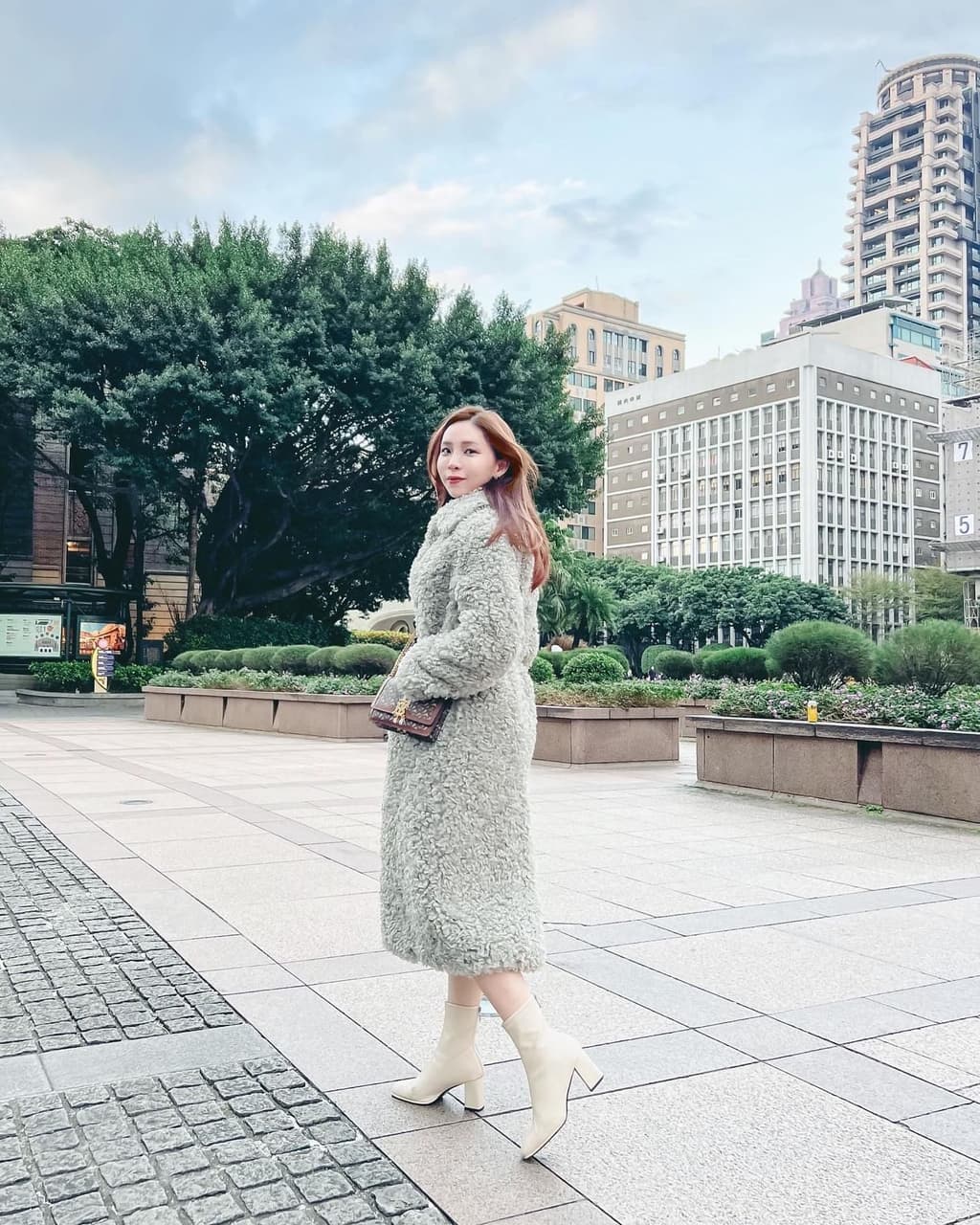 趁天氣冷趕快發 ZARA人造羊羔毛大衣真的很值 - 珂荷莉 (@cocoly) | Dcard