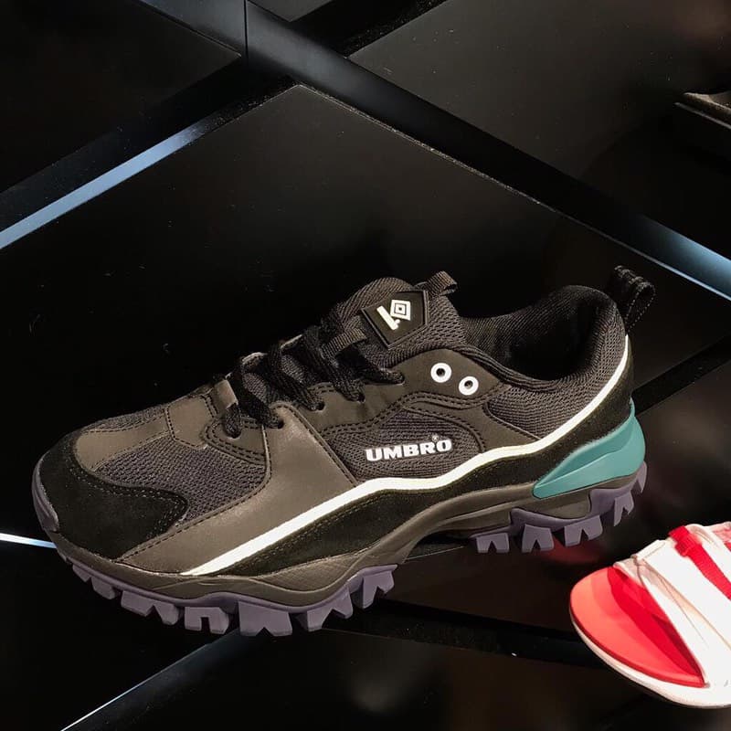 Umbro bumpy老爹鞋 求哪裡有 - 穿搭板 | Dcard