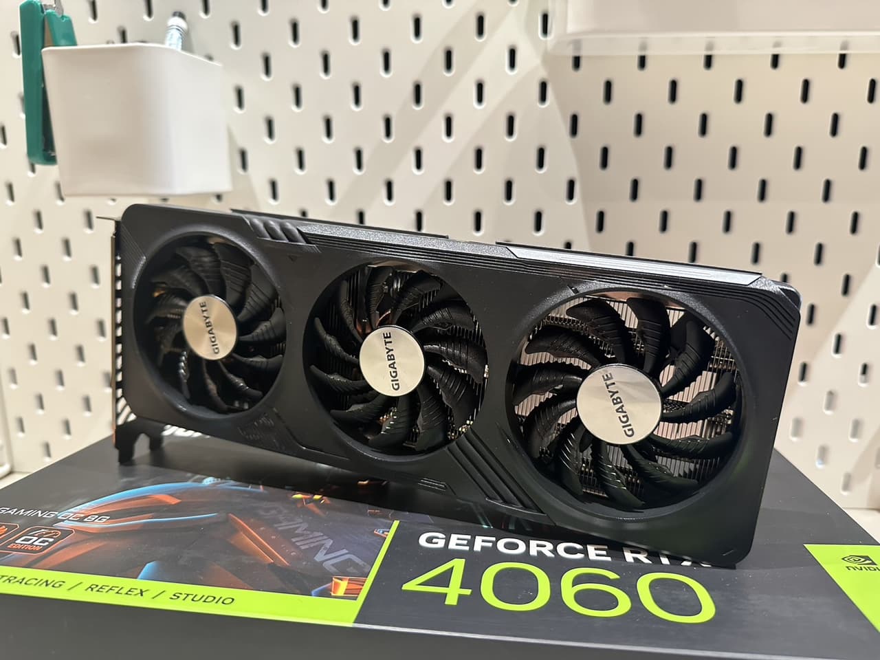 #開箱 G排 GeForce RTX 4060 Gaming OC 8G - 3C板 | Dcard