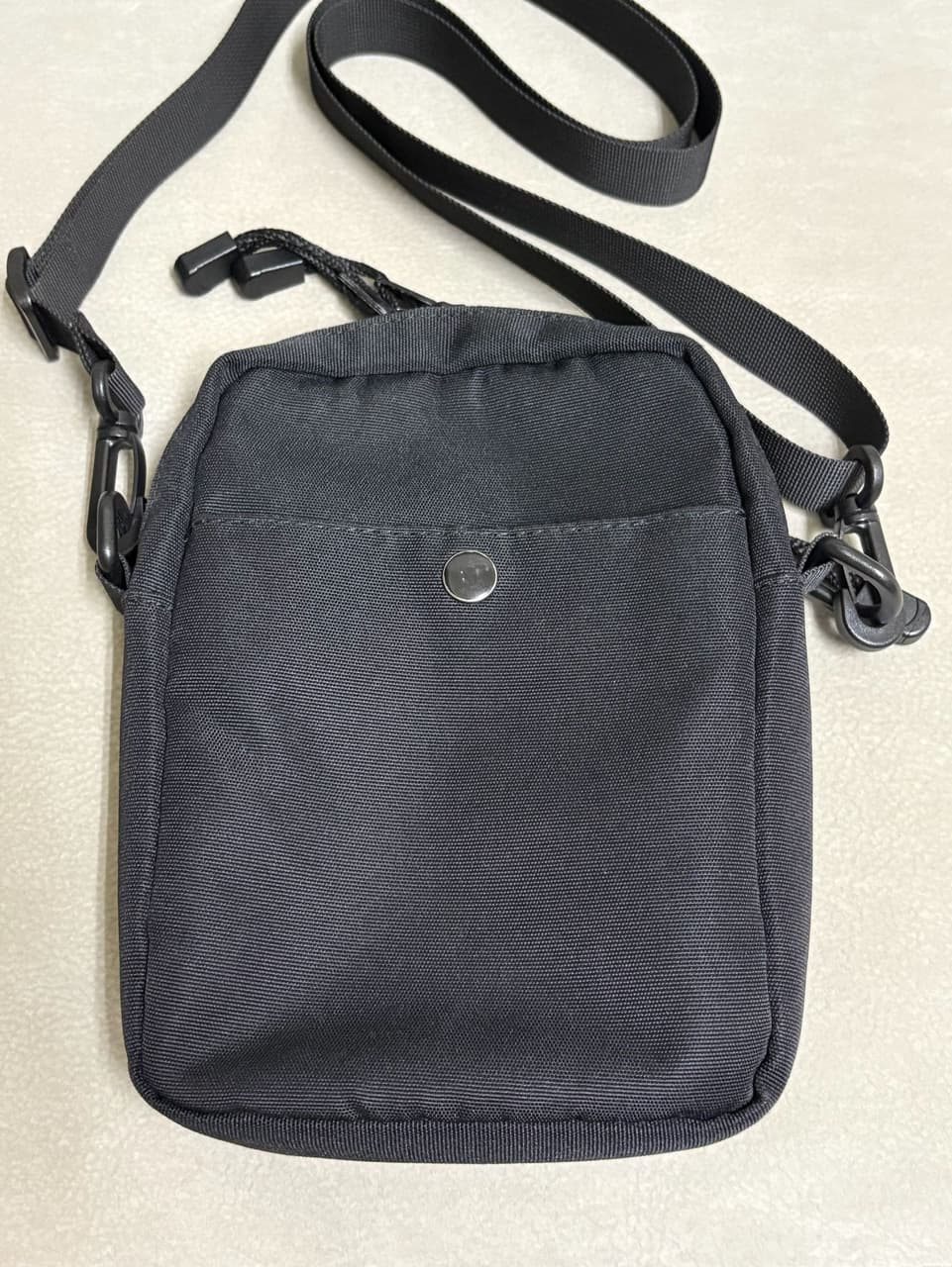 #我要賣 #我要賣 Ben Davis 斜背包 側背包 黑色 - 二手交易板 | Dcard