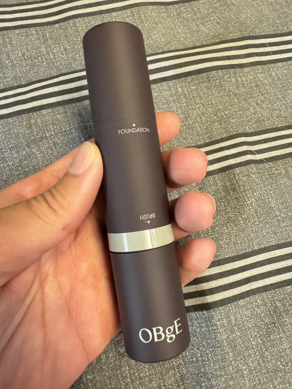 #推薦 男生不用化妝？遮瑕總要會吧！【OBgE】自然遮瑕男士粉底棒 乳液+防曬+粉底一次到位！ - 襯衫蠍男 (@royal987) | Dcard