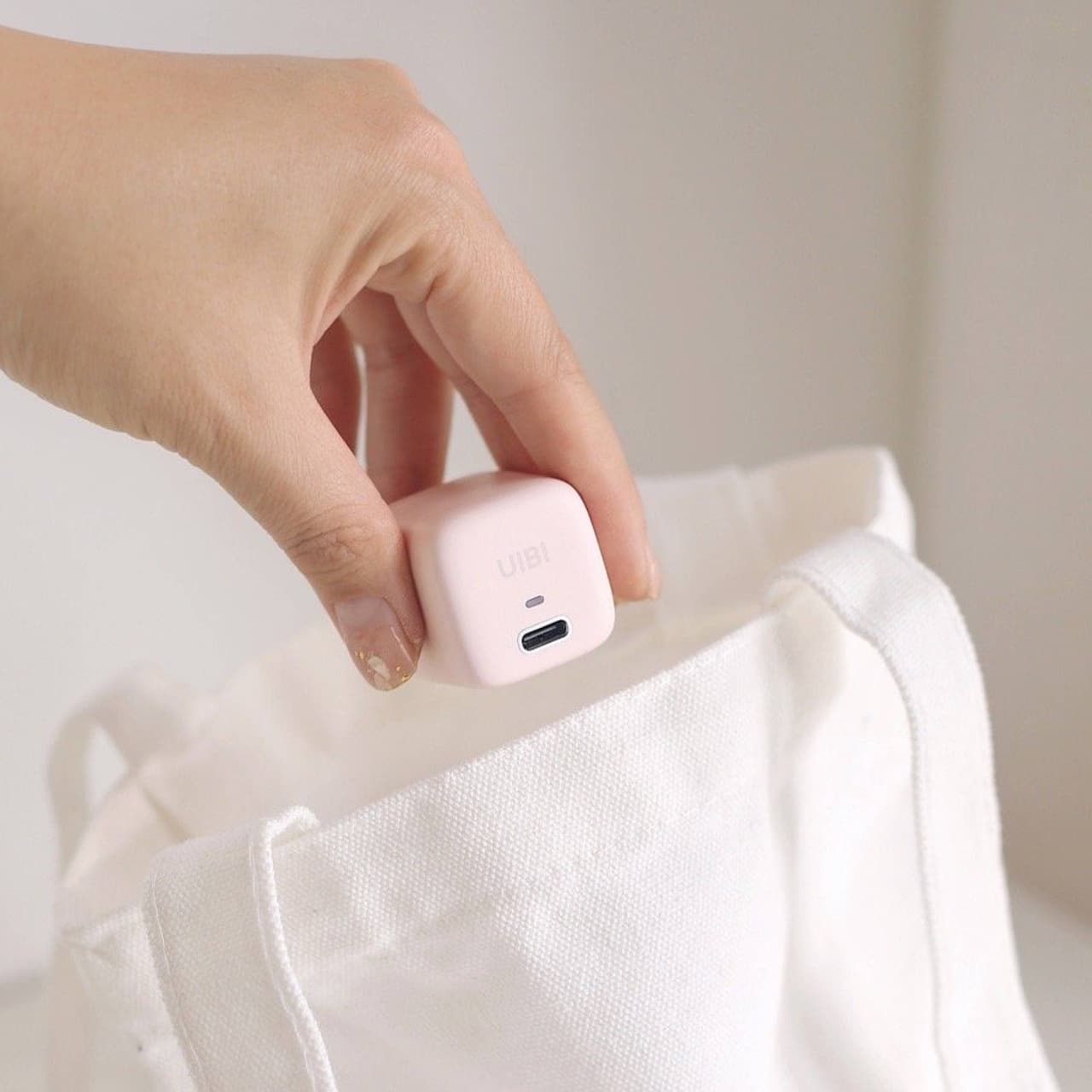 UIBI｜20W 迷你快充 - 3C板 | Dcard