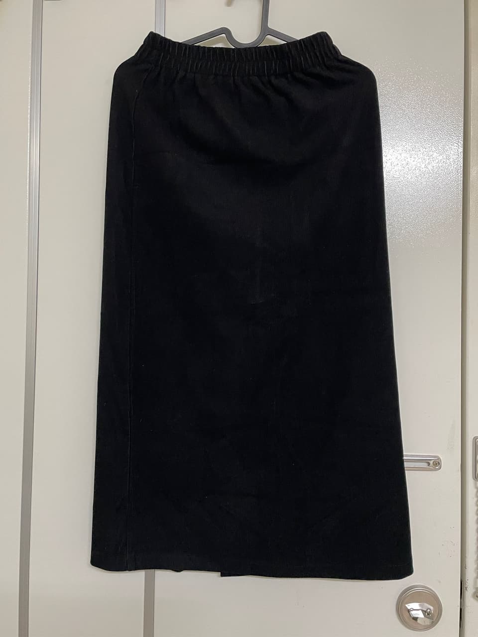 #我要賣 Roomee高腰激瘦開衩長裙$150 - 二手交易板 | Dcard