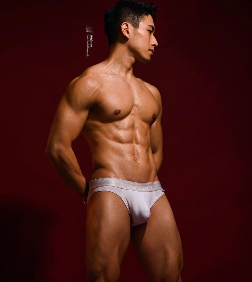 【可愛+精壯+大大der】這根本是拉高0號標準 - 彩虹板 | Dcard