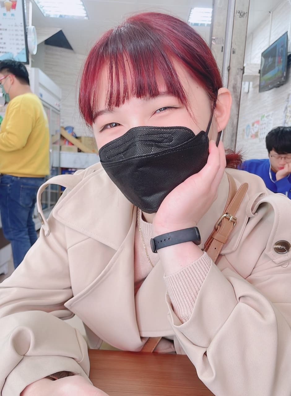 原來我笑起來時 也很可愛😂 - 涵兒🥀 (@two_meow_meow) | Dcard