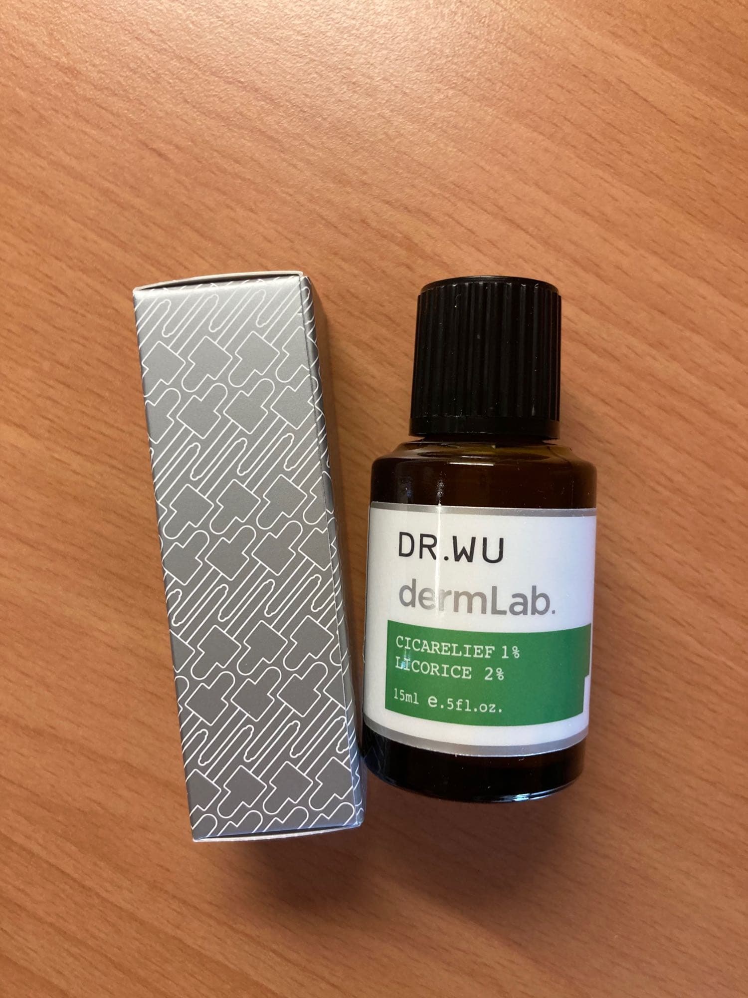 Dr.Wu 10%菸鹼醯胺B5舒緩精華、1%積雪草舒敏修復精華 - 美妝板 | Dcard