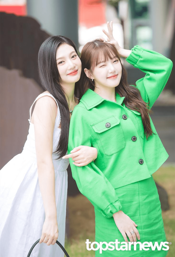 #更新 230802 Yerin - SBS 《TV 動物農場》與Red Velvet JOY的下班路/ Yerin IG 限動更新 - GFRIEND板 | Dcard