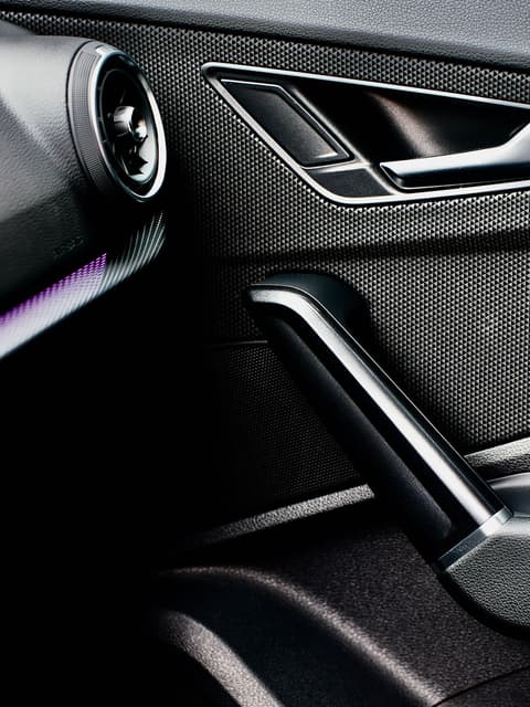 Audi Q2 Black Edition Apple Green 實車照片分享 - 汽車板 | Dcard