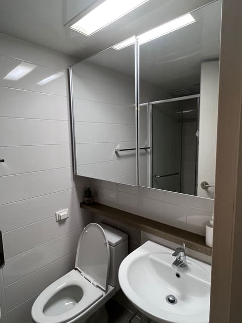 What’s in my 新家bathroom🇰🇷 - 비비ෆ⃛ (@vv_isme) | Dcard