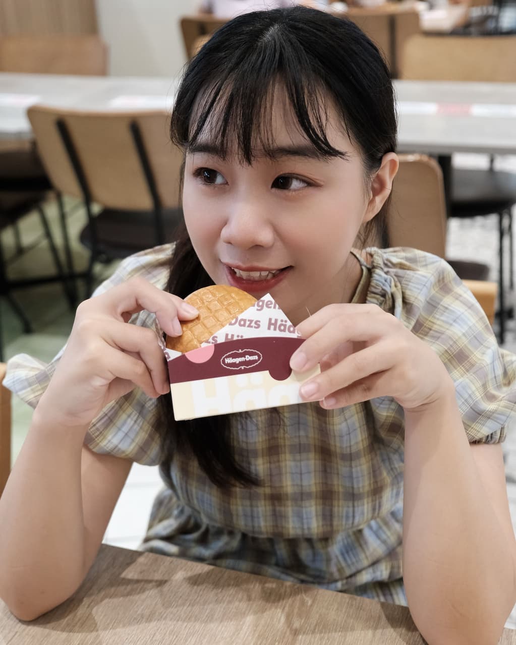 熱！冷！一起吃🔥 ️Häagen-Dazs Häaburger烤冰淇淋堡回歸啦！ - 包子小姐 (@jiayi45) | Dcard