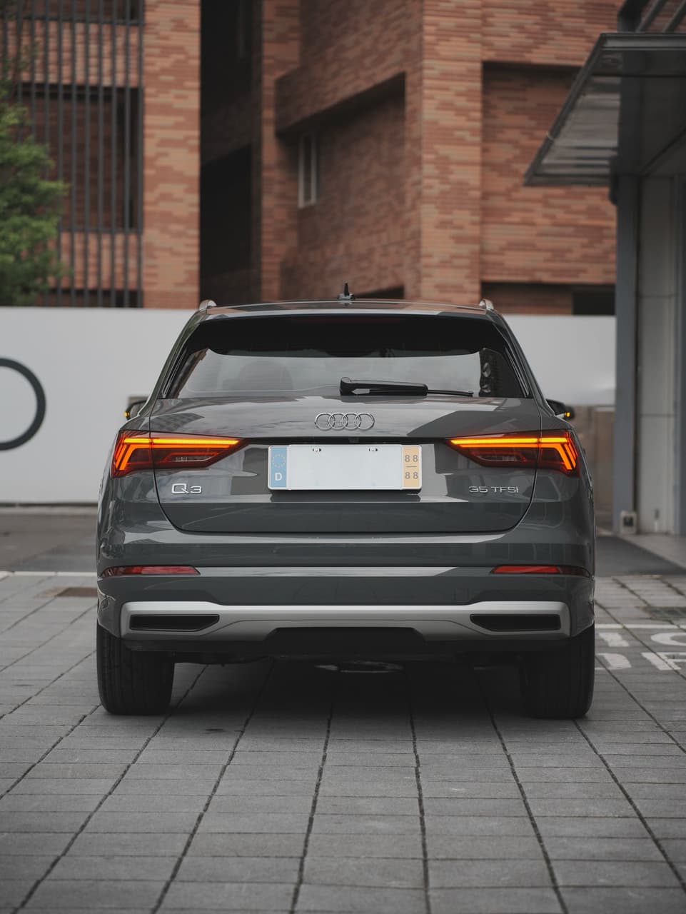 Audi Q3 35 TFSI advanced｜金屬原礦灰 Nano Grey G3｜交車照片分享 - 汽車板 | Dcard