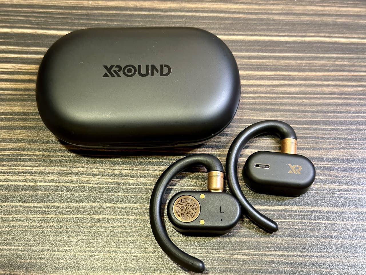 【開箱】XROUND TREK 自適應開放式耳機！用自研技術挑戰 Open Ear 市場 - 束褲3C團 (@suku3c) | Dcard