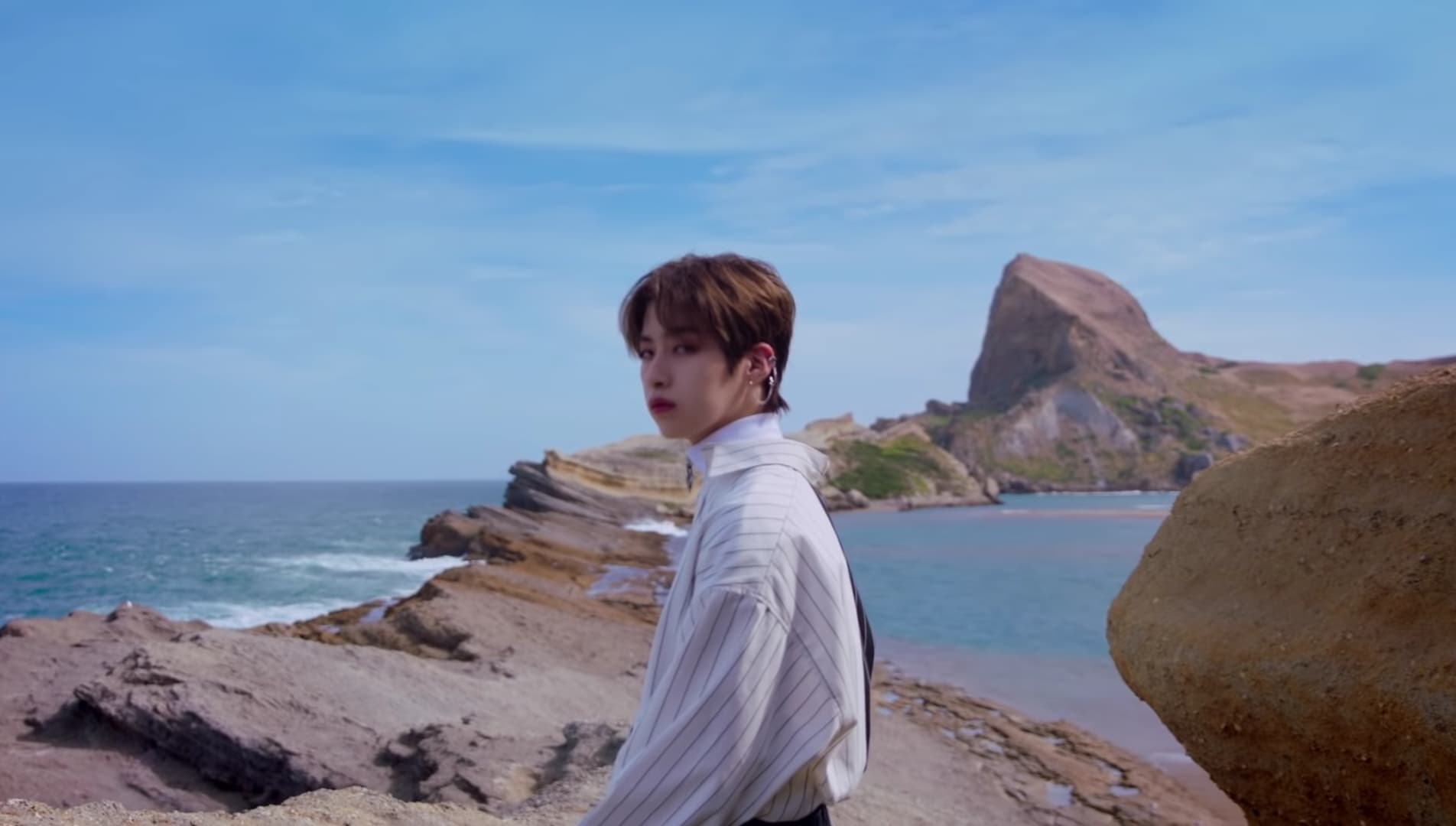 #分享 MV景點👣 ONEUS-A Song Written Easily - 追星板 | Dcard