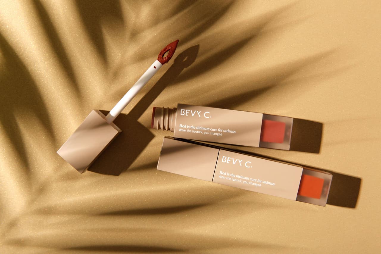 爆款💥顯白妝容黑馬💄BEVY C.霧面唇釉～今夏戀愛好氣色Tips就靠這支！💙 - 美妝板 | Dcard