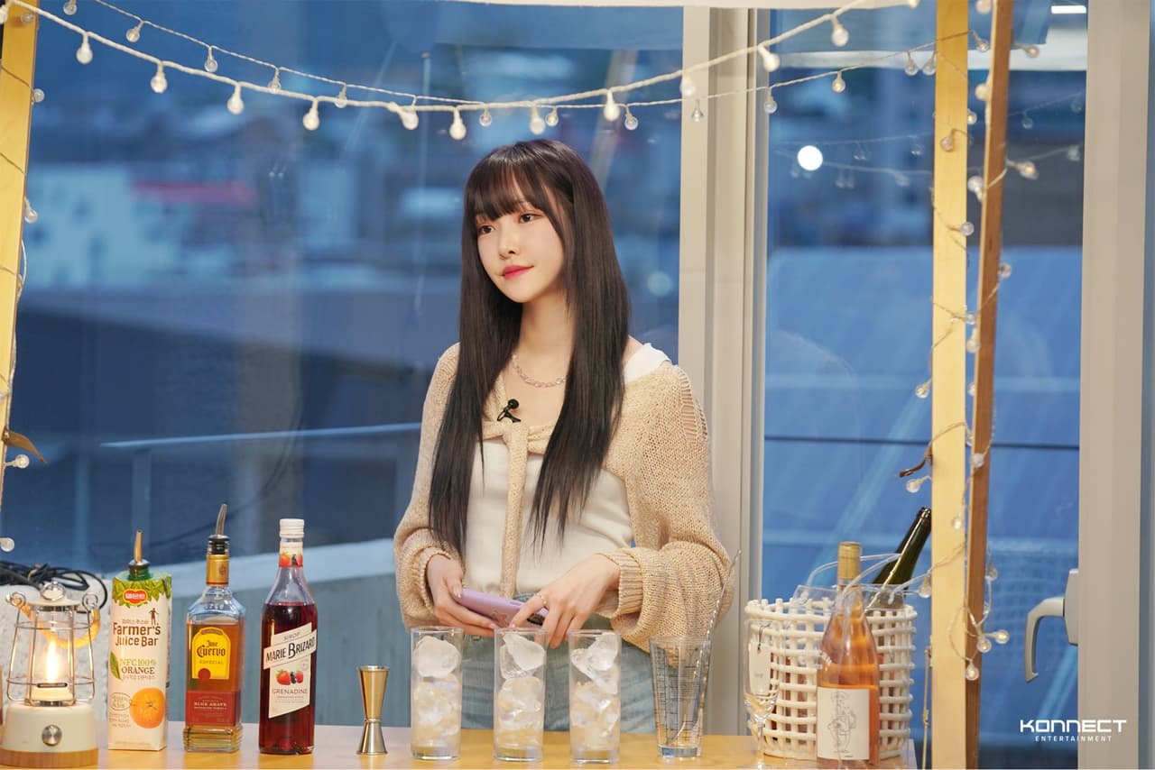 #更新 #照片 230104 Yuju 👋🏻GOODBYE 2022, HELLO 2023 #SpecialPhoto👋🏻 - GFRIEND板 | Dcard