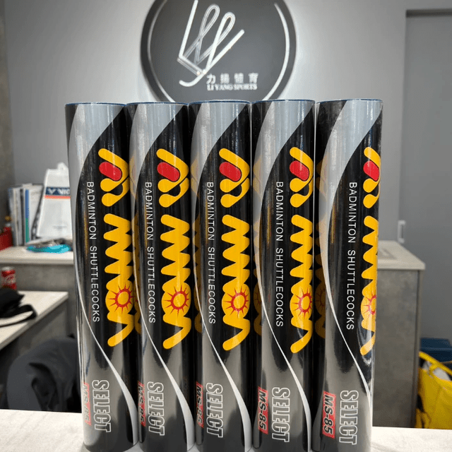 【2025羽毛球推薦】6款PTT/Dcard熱議羽球評比：YONEX、VICTOR、VOLAR選購全攻略！ - 炸蝦 (@vine666) | Dcard