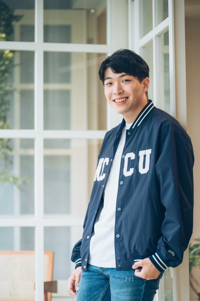 NCCU輕薄美式棒球外套-政大紀念品中心預購中 - 政治大學板 | Dcard