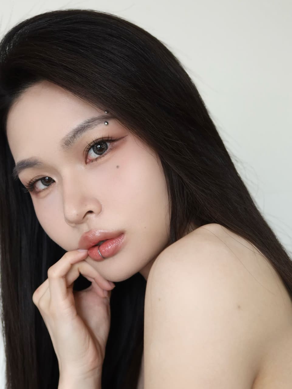 #分享 波光粼粼 四季光感眼影盤 落日爛漫滿分｜LUMMIR - JULIANA🖤 (@yichen225) | Dcard