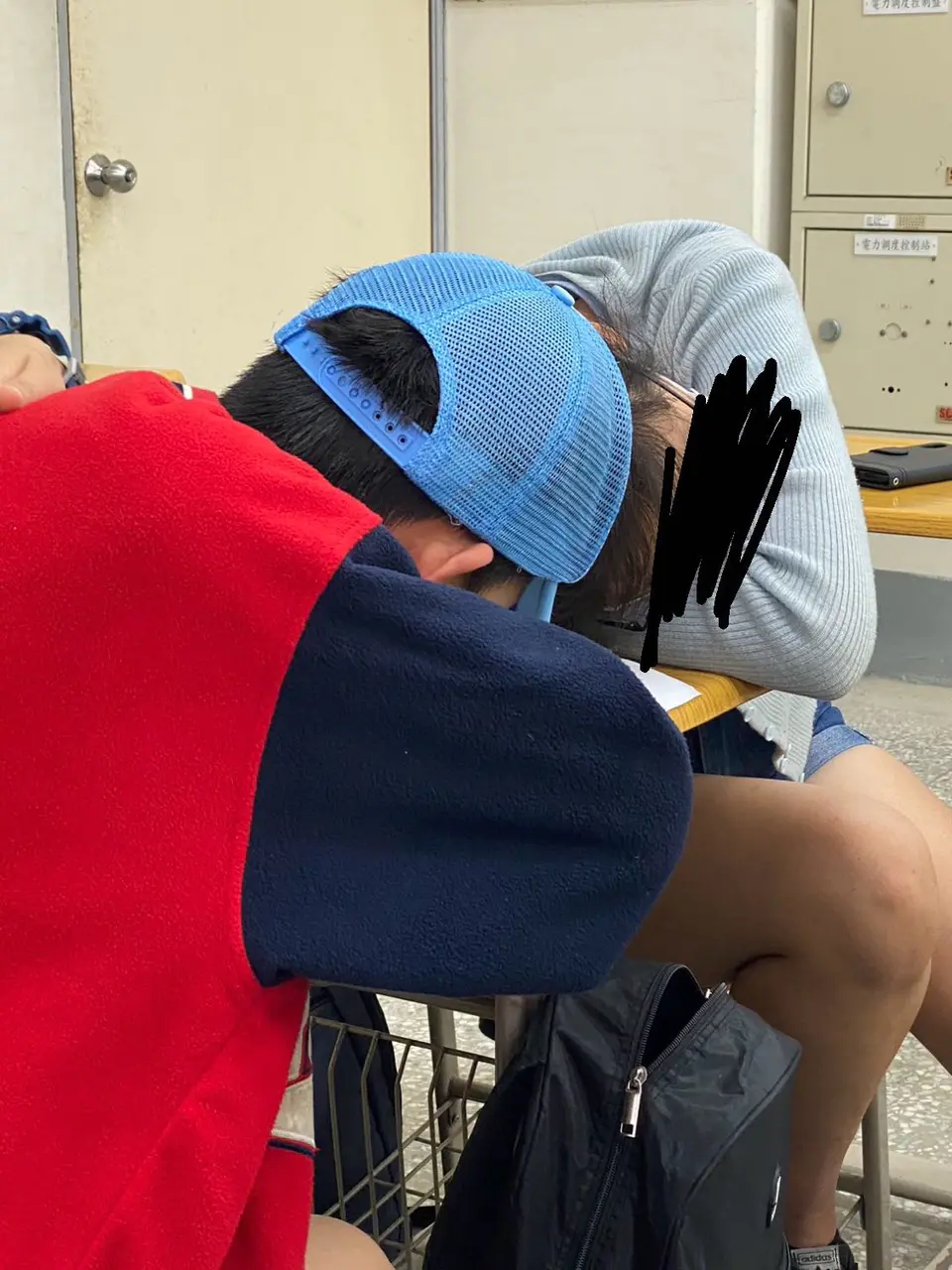 修平科大板 | Dcard