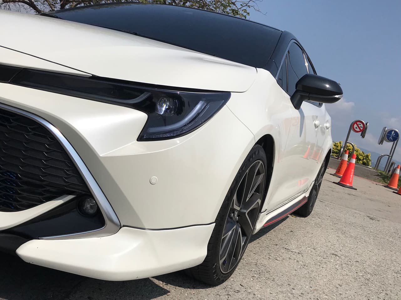 2018 Auris 2.0旗艦 tnga底盤 記得之前好像有卡友在找 - 福斯Chen (@chengenchen) | Dcard