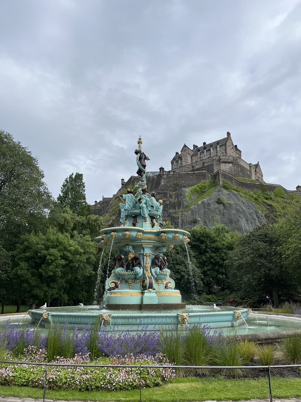 #國外遊記 佛地魔墓碑！桃莉羊本尊！ — Day8蘇格蘭低地高地9天(7 天自駕行） - 旅遊板 | Dcard